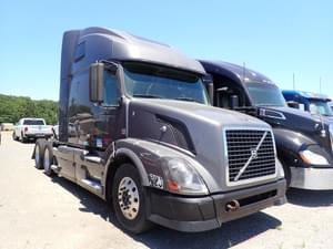 SOLD - 2011 Volvo D13 Lot No. 4371 Other Equipment with 1,207,112 mi | Tractor Zoom