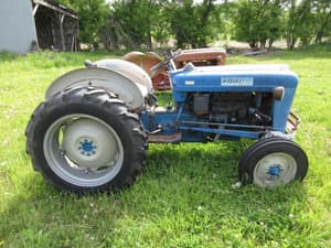 SOLD - Ford 2000 gas tractor (was recently running & driving, needs battery) Tractors with 36 HP ...