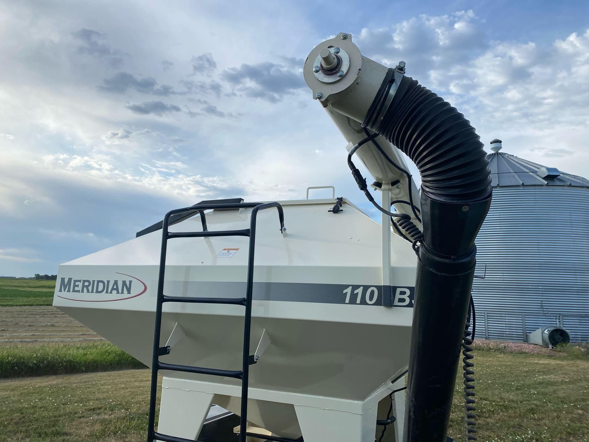 Meridian 110 BST Planting Seed Tenders for Sale | Tractor Zoom