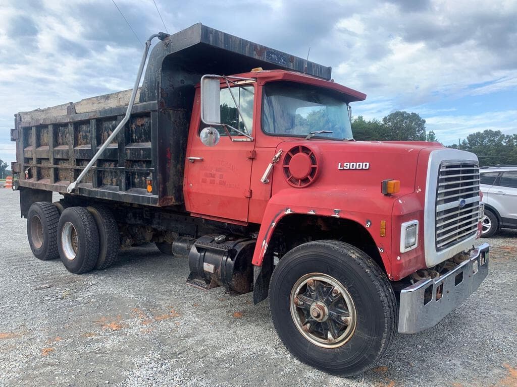 Tractor Zoom - Ford L9000