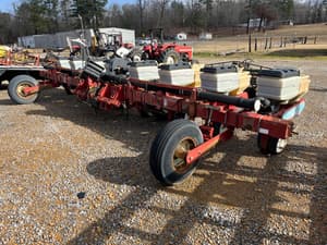 SOLD - White 6700 Lot No. 6293601 Planting with 8 Rows | Tractor Zoom