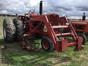SOLD - Farmall 806 Lot No. 589 Tractors with 7,150 Hrs | Tractor Zoom