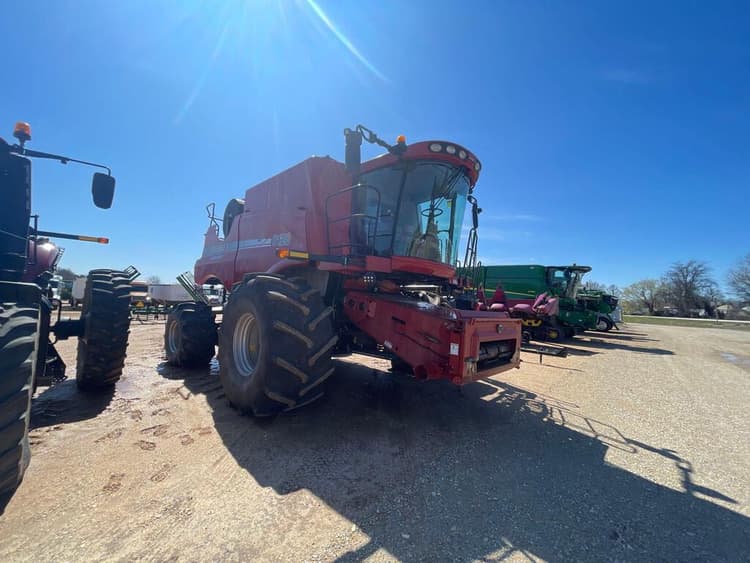 SOLD - 2010 Case IH 8120 Combines Class 8 | Tractor Zoom