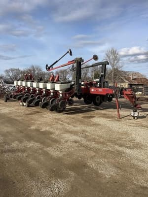 SOLD - White 8180 Lot No. 111 Planting with 16 Rows | Tractor Zoom