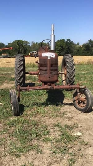 SOLD - Farmall Super FC Lot No. 65 Tractors with 21 HP | Tractor Zoom