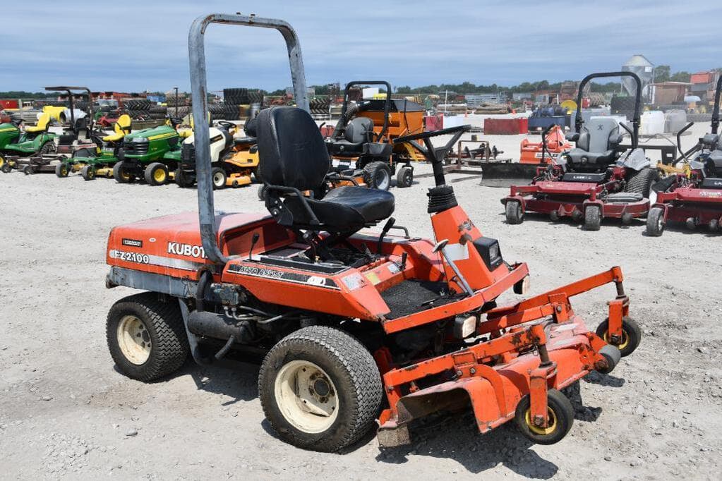 Tractor Zoom - Kubota FZ2100