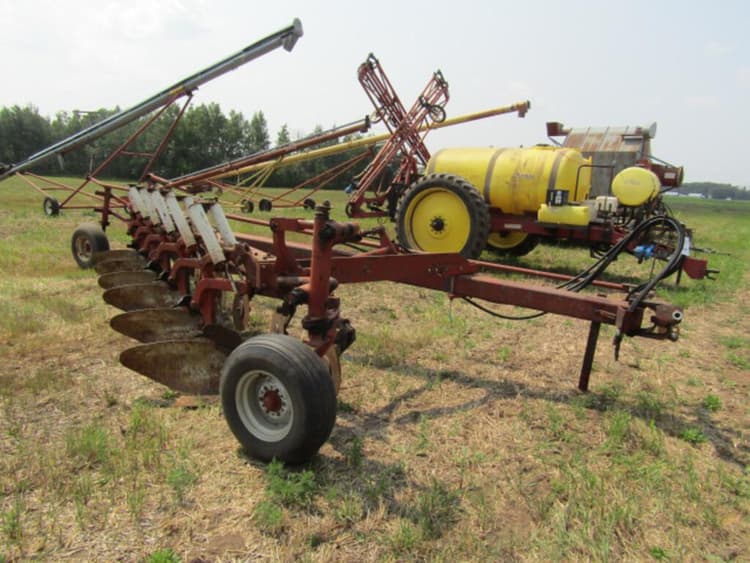 International Harvester 720 Tillage Plows for Sale | Tractor Zoom