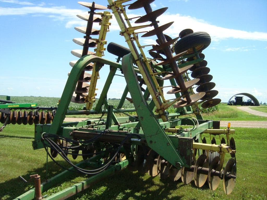 Tractor Zoom - John Deere 230