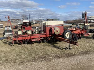 SOLD - Case IH 800 Cyclo Air Lot No. 351 Planting with 8 Rows | Tractor ...