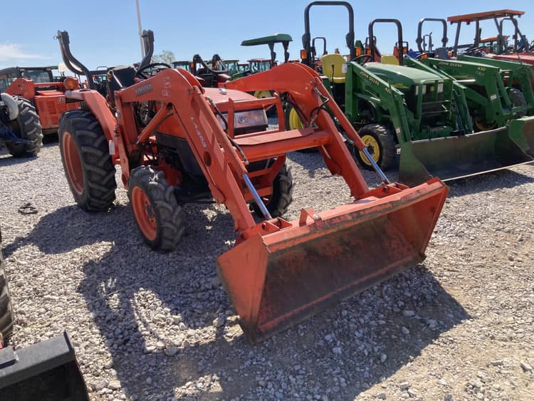 Kubota L2800 Tractors Less than 40 HP for Sale | Tractor Zoom