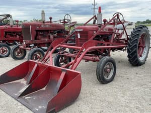 SOLD - 1943 Farmall H Lot No. 906 Tractors with 26 HP | Tractor Zoom