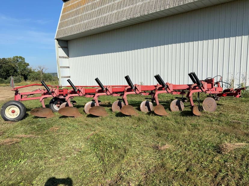 Case IH 7500 Lot No. 71871 Tillage For Sale with 6 Bottoms | Tractor Zoom