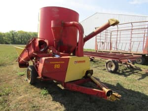 SOLD - Farmhand Feed Master 810 Lot No. 377 Hay and Forage | Tractor Zoom