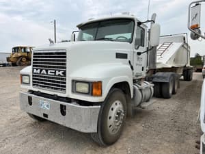 SOLD - 2005 Mack CHN613 Lot No. 1042 Other Equipment with 199,243 mi | Tractor Zoom