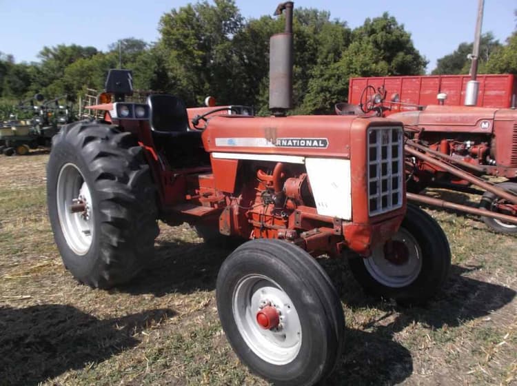 SOLD - International Harvester 674 Tractors 40 to 99 HP | Tractor Zoom