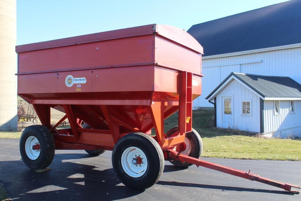 Unverferth 325 Harvesting Gravity Wagons for Sale | Tractor Zoom