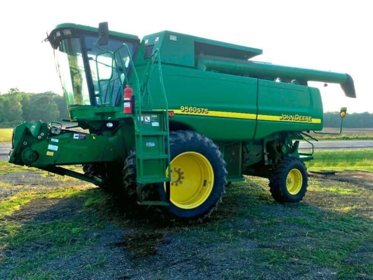 2004 John Deere 9560 STS Combines Class 5 for Sale | Tractor Zoom