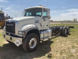 SOLD - 2015 Mack GU433 Lot No. 266 Other Equipment with 189,407 mi ...