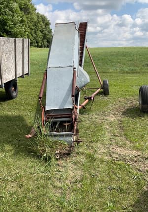 SOLD - Kewanee Model 500 34’ paddle elevator, hopper, needs winch and ...