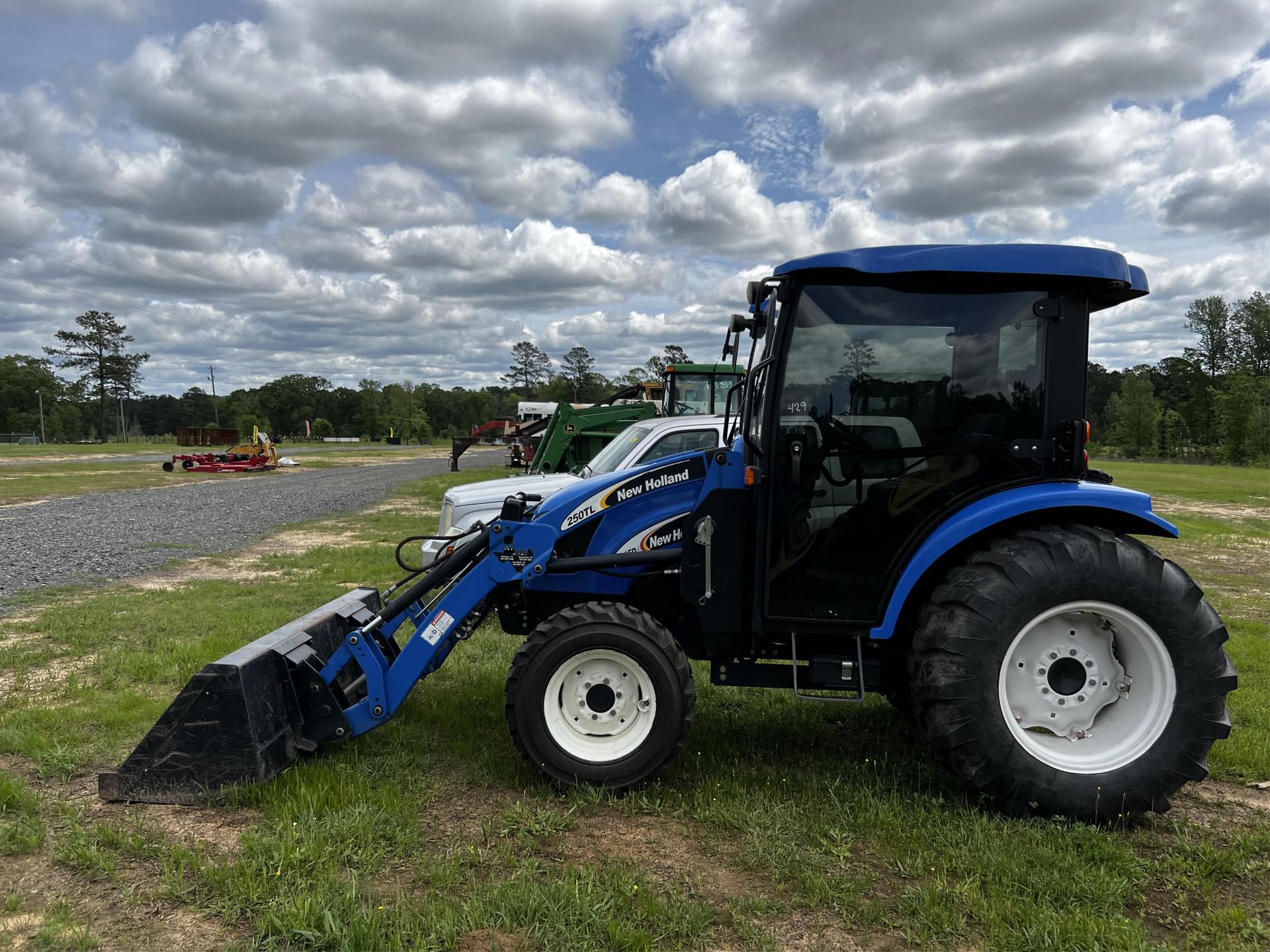 New Holland TC45DA Tractors 40 to 99 HP for Sale | Tractor Zoom