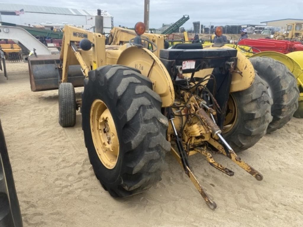 Tractor Zoom - Ford 445A