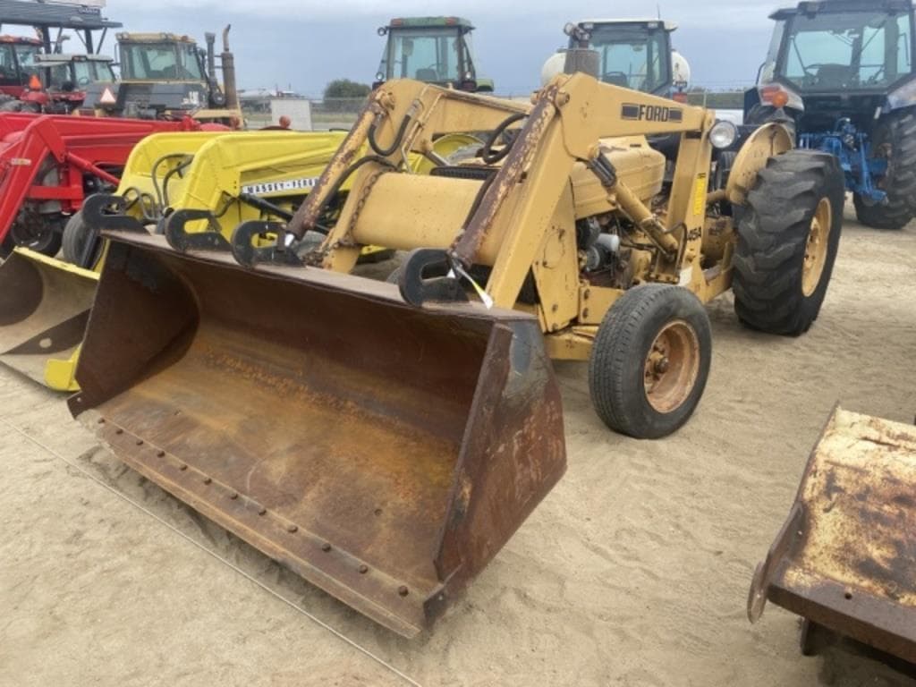 Tractor Zoom - Ford 445A