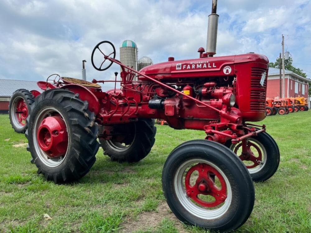 Tractor Zoom - 1952 Farmall Super A