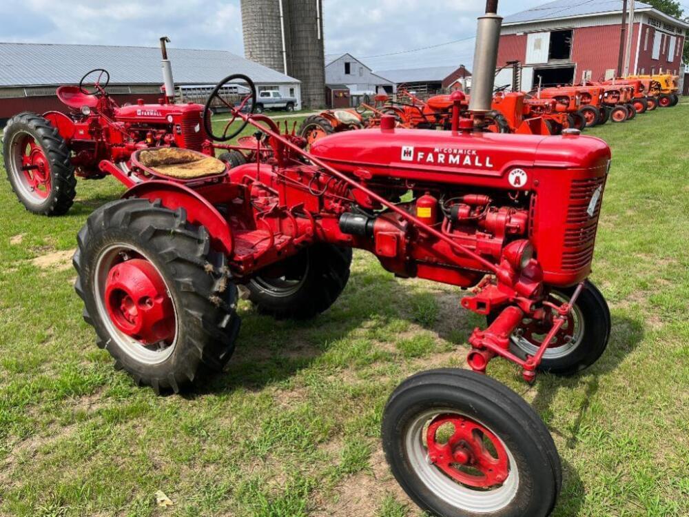 Tractor Zoom - 1952 Farmall Super A