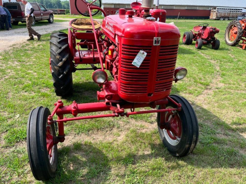 Tractor Zoom - 1952 Farmall Super A