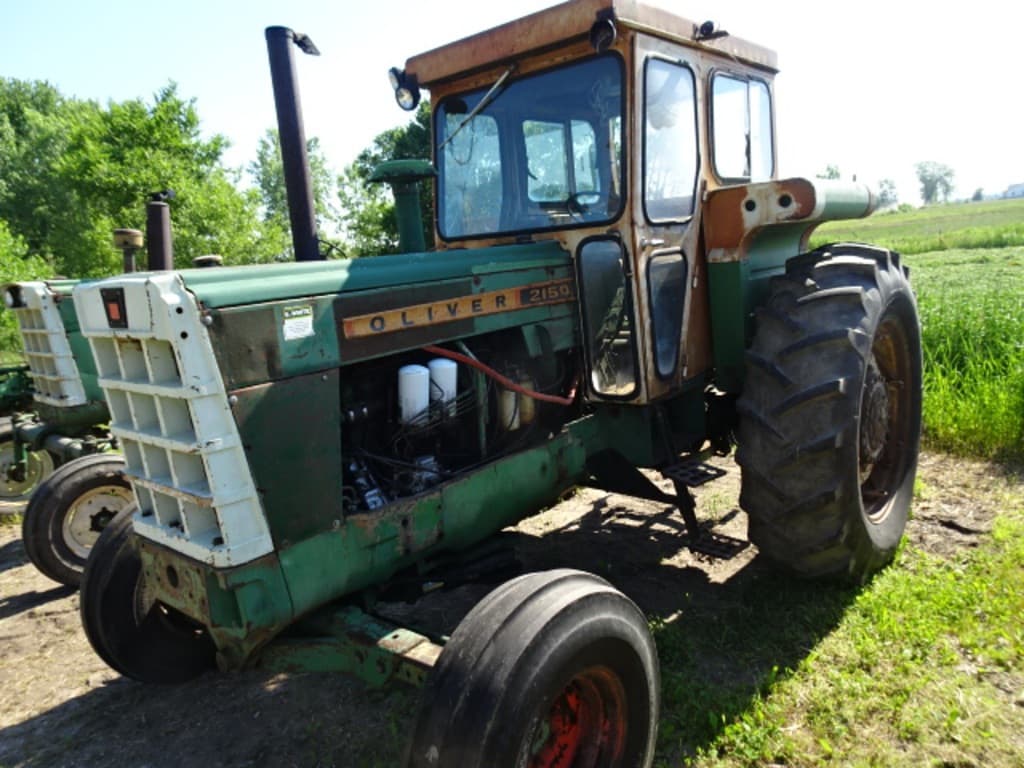 Tractor Zoom - 1969 Oliver 2150
