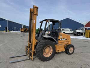 SOLD - 2009 Case 586G Lot No. 87 Construction with 5,298 Hrs | Tractor Zoom