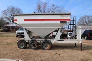 SOLD - 2010 Par-Kan PK-341433 Lot No. 48 Planting | Tractor Zoom