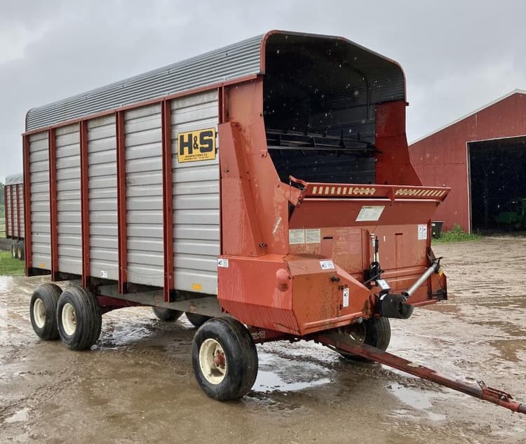 H&S 501 Harvesting Forage Wagons for Sale | Tractor Zoom