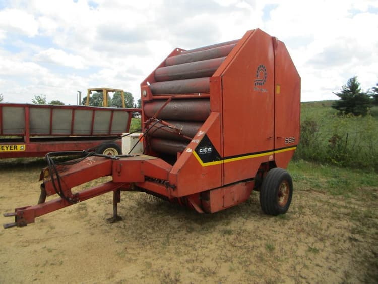 SOLD - OMC 595 Hay and Forage Balers - Round | Tractor Zoom