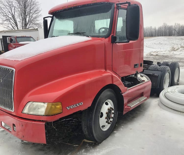 2000 Volvo D12 Other Equipment Trucks for Sale | Tractor Zoom