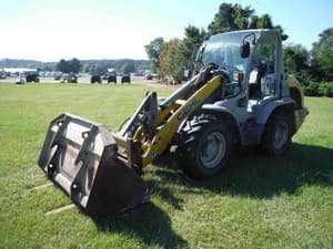 SOLD - 2005 Gehl 480 Lot No. 799 Construction with --- Hrs | Tractor Zoom