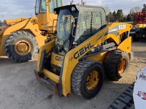 SOLD - Gehl V330 Lot No. 16450 Construction with 1,439 Hrs | Tractor Zoom