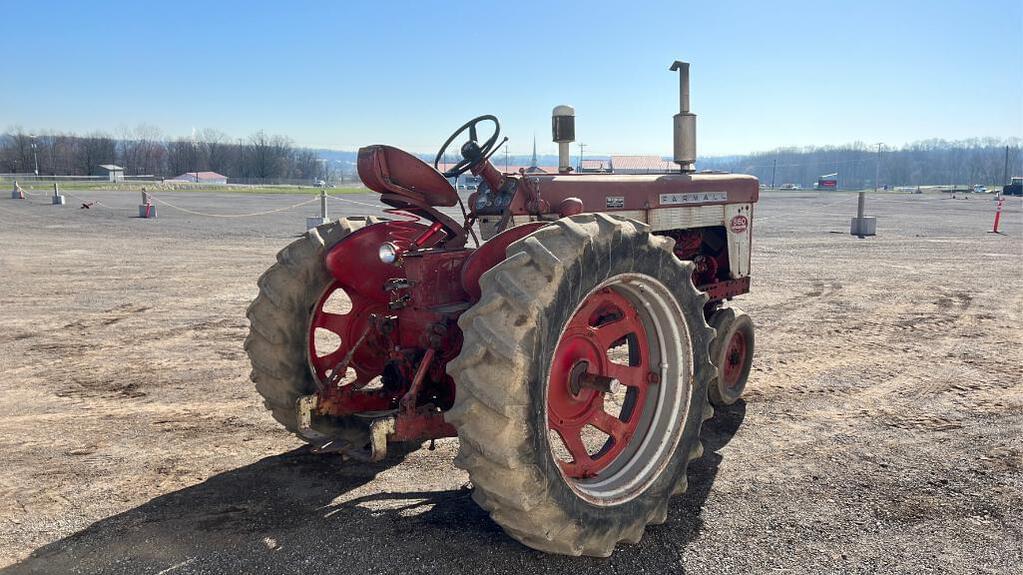 1959 International Harvester 560 Tractors 40 to 99 HP for Sale ...