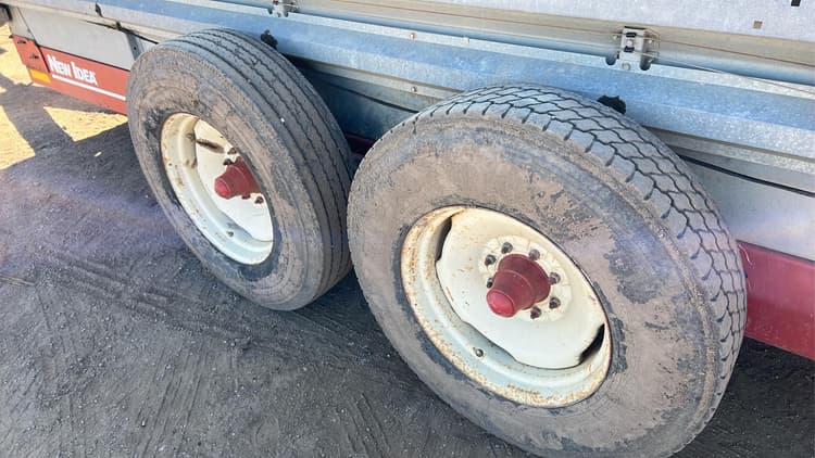 2004 New Idea 3732 Manure Handling Manure Spreaders - Dry for Sale ...