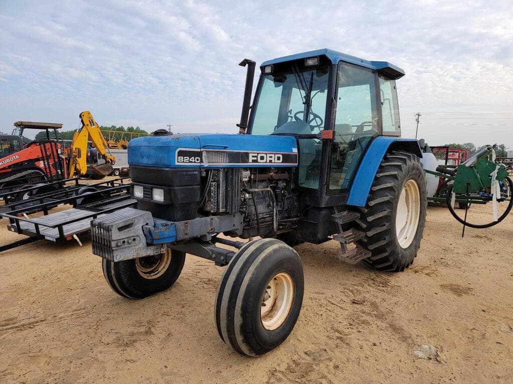 Ford 8240 Tractors 100 to 174 HP for Sale | Tractor Zoom