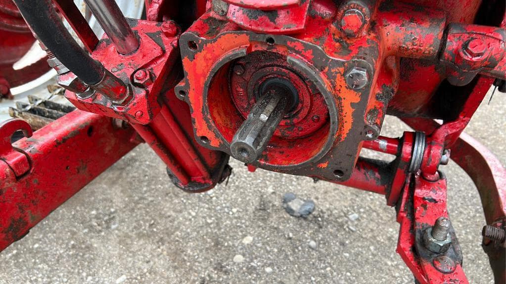 International Harvester 560 Tractors 40 to 99 HP for Sale | Tractor Zoom