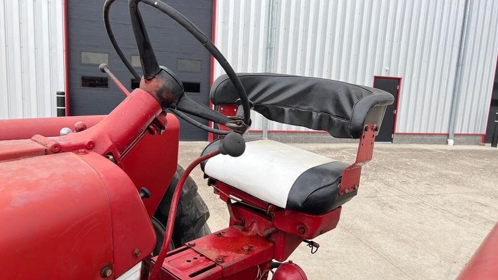 International Harvester 560 Tractors 40 to 99 HP for Sale | Tractor Zoom