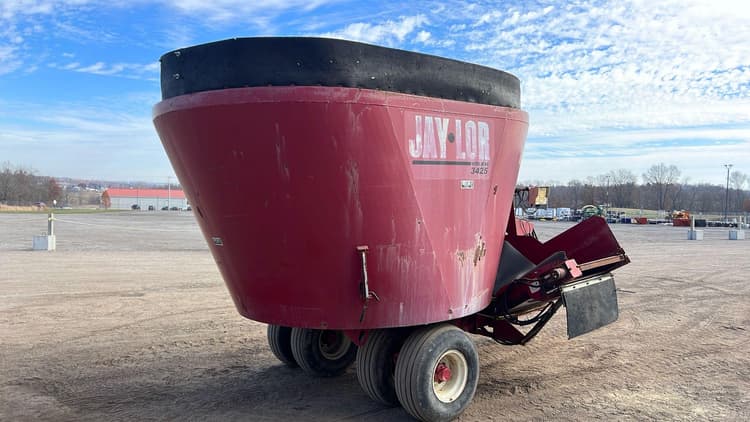 Jaylor 3425 Hay and Forage Grinders/Mixers for Sale | Tractor Zoom