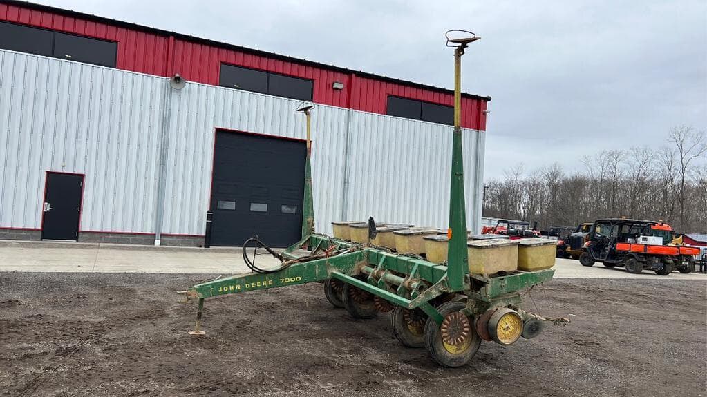 John Deere 7000 Planting Planters for Sale | Tractor Zoom