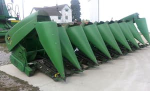 SOLD - John Deere 892 Lot No. 1979727 Harvesting with 8 Rows | Tractor Zoom