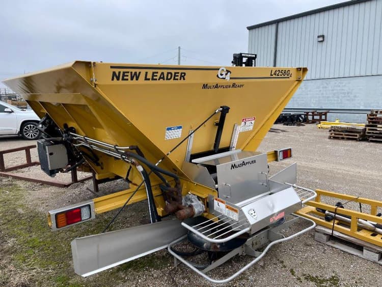 New Leader L4258 G4 Chemical Applicators Fertilizer Applicators - Dry ...