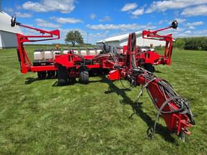 SOLD - AGCO 8415 Lot No. 25 Planting with --- Rows | Tractor Zoom