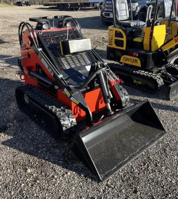 SOLD - AGT LRT23 Construction Compact Track Loaders | Tractor Zoom