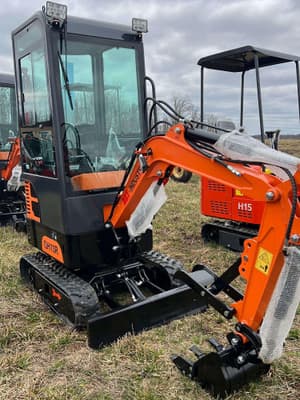 SOLD - 2023 AGT Industrial QH13R Lot No. 16475 Construction with ...
