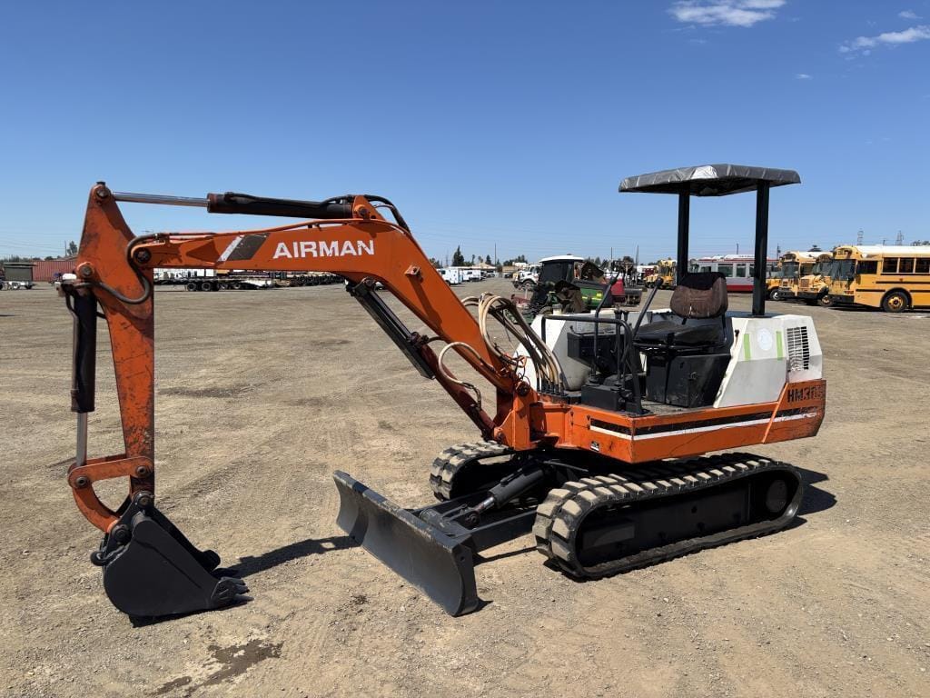 SOLD - Airman HM305 Lot No. 2425 Construction with 2,799 Hrs | Tractor Zoom